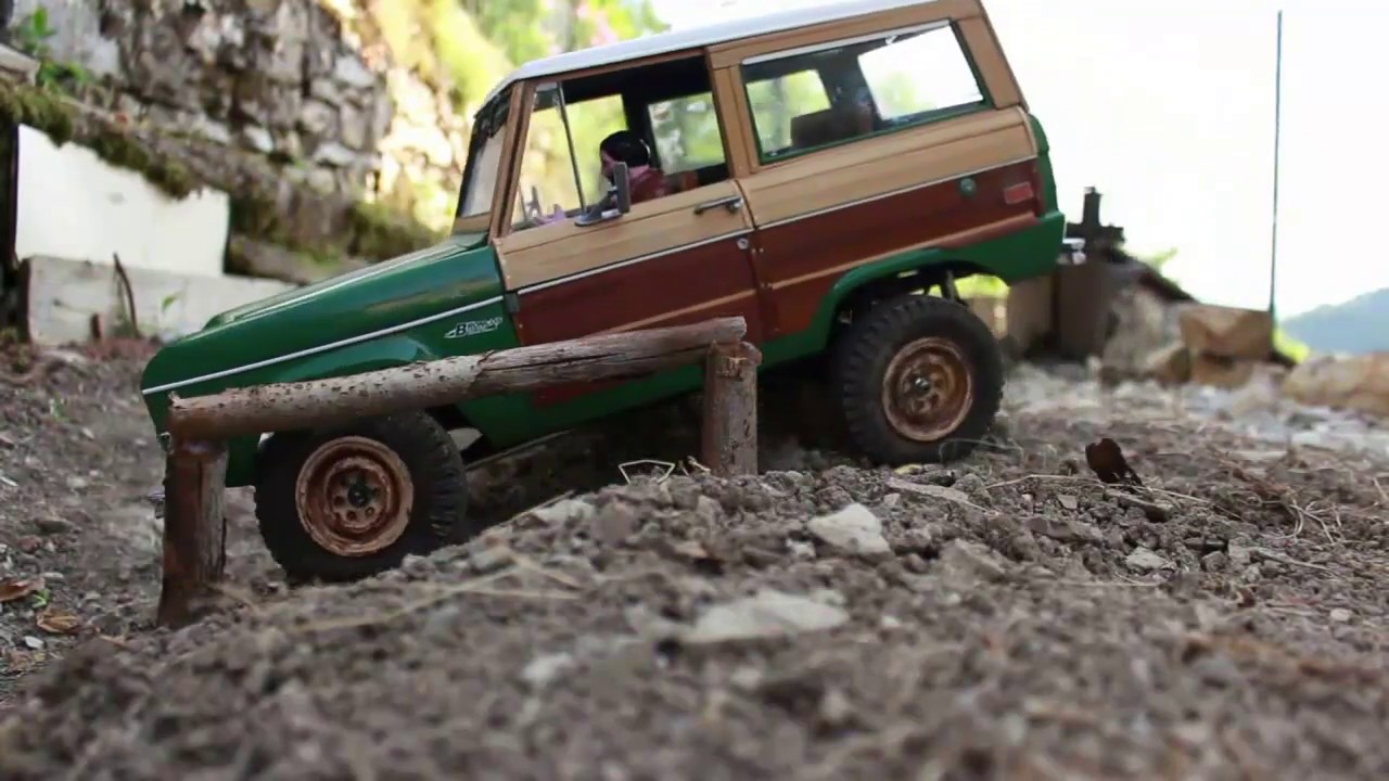 ford bronco 66 wood .first test on the park - YouTube