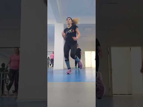Dans için kareli gömlek lazım. Pratik olmak gerekir.