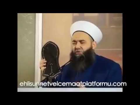 Cübbeli terlik satıyor