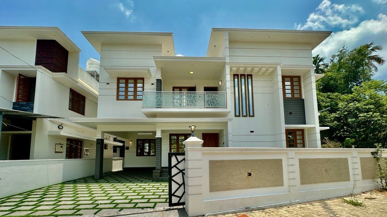 ID. 152.KAKKANADU PUKKATTUPADY KUNJATTUKARA 4.800 CENT 2000 SQFEET 4 ...