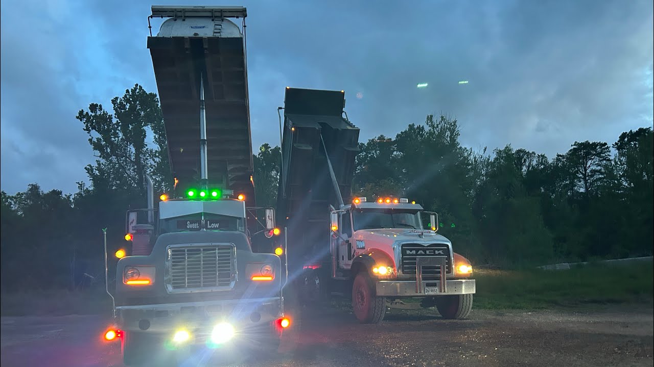 LIFE OF AN END-DUMP DRIVER PT4 NIGHT EDITION - YouTube