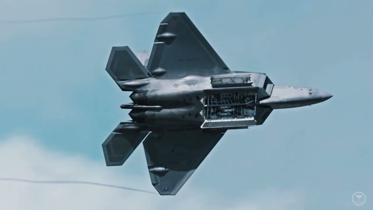 F-22 Raptor Fly Impposible Maneuvers - YouTube