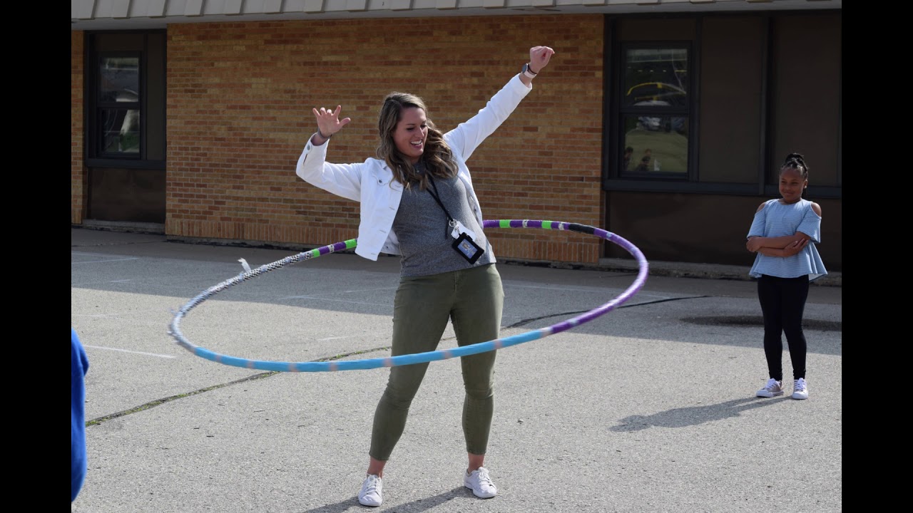 Jeffery Elementary Hula Hoops - YouTube
