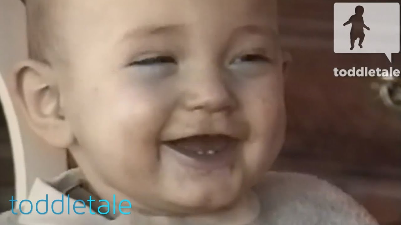 Beba Dječak Se Smije Poput Dupina | Smijeh Bebe - YouTube