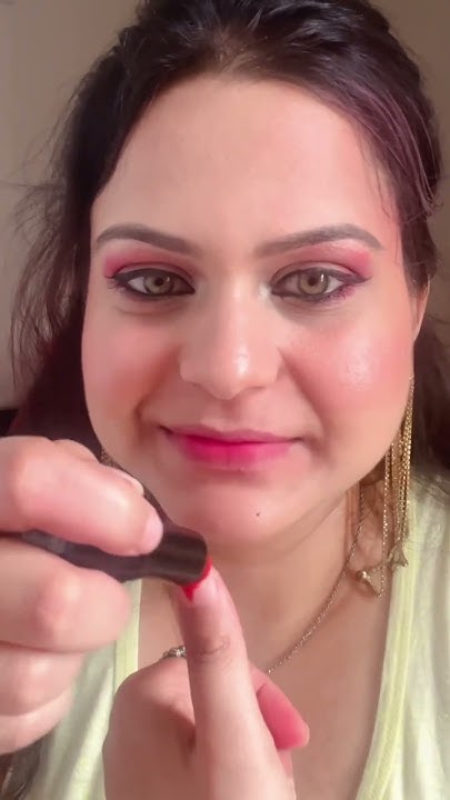 Lipstick Hack Using Finger๐ฑ๐ฑ๐คฏ Youtubeshorts Shorts Lipstick Hack