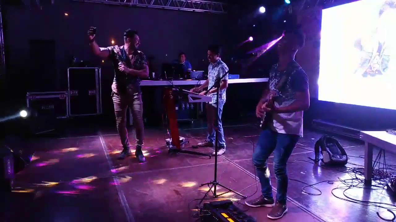 Nando Ferrari na Festa do Imigrante - YouTube
