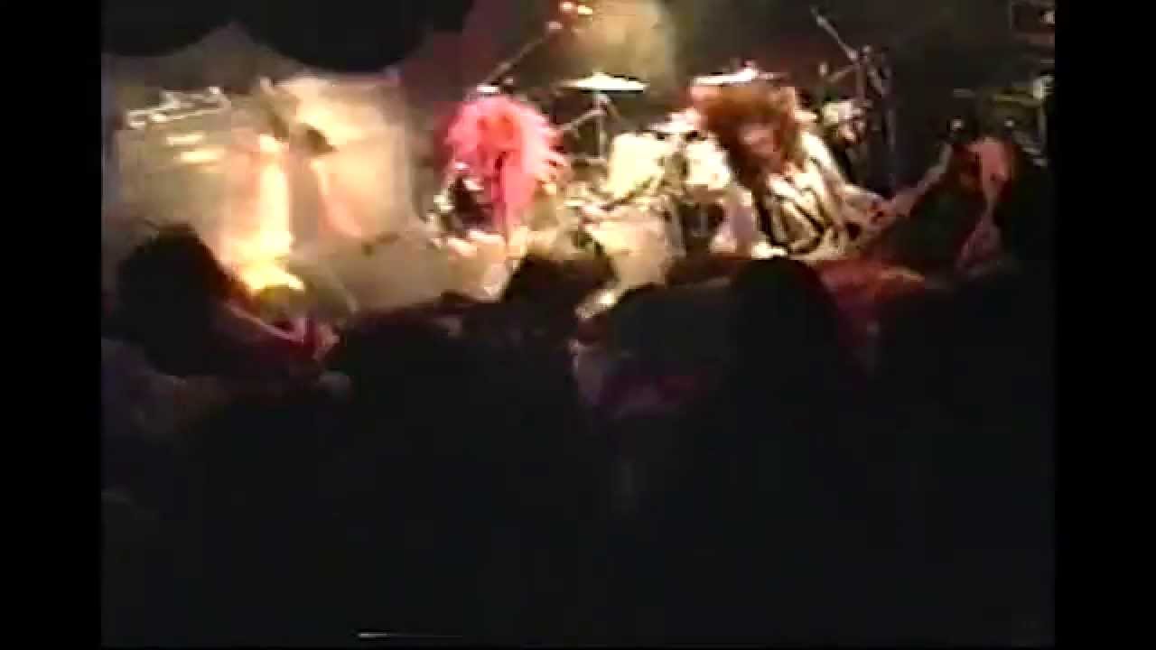 Japanese heavy metal TRACI サノヴァビッチ Live - YouTube