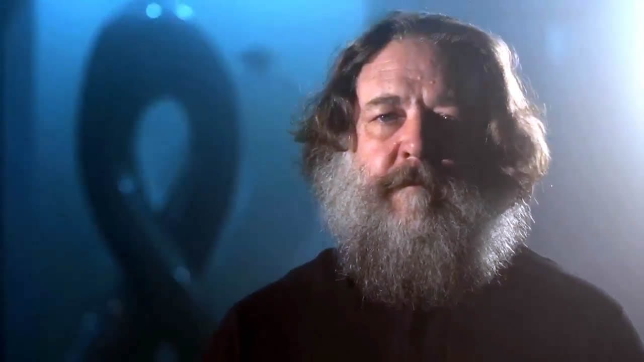 Russell Crowe shaved - YouTube