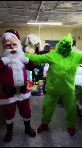 ¡Santa Claus y el Grinch en Botarga! 🎄 Sorprende en Esta Temporada ...