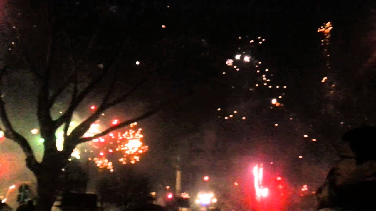 new year 2014 at Schlossplatz Stuttgart - YouTube