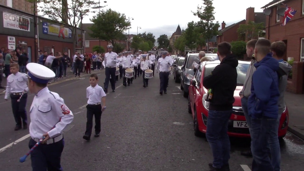 Pride Of Ballybeen FB @ South Belfast Young Conquerors FB Parade 2017 ...