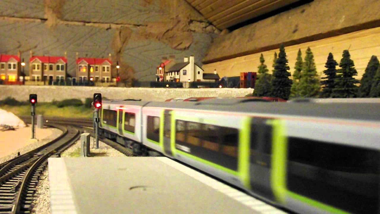 Loft Lane Model Railway - Bachmann Class 350/1 - YouTube