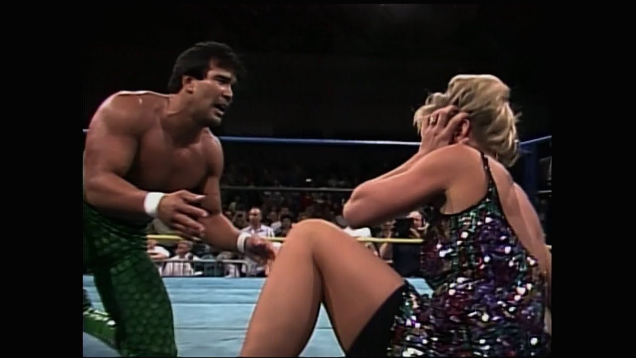 Dangerous Alliance Jump Ricky "The Dragon" Steamboat after Slapping Madusa! 1992 (WCW) - YouTube
