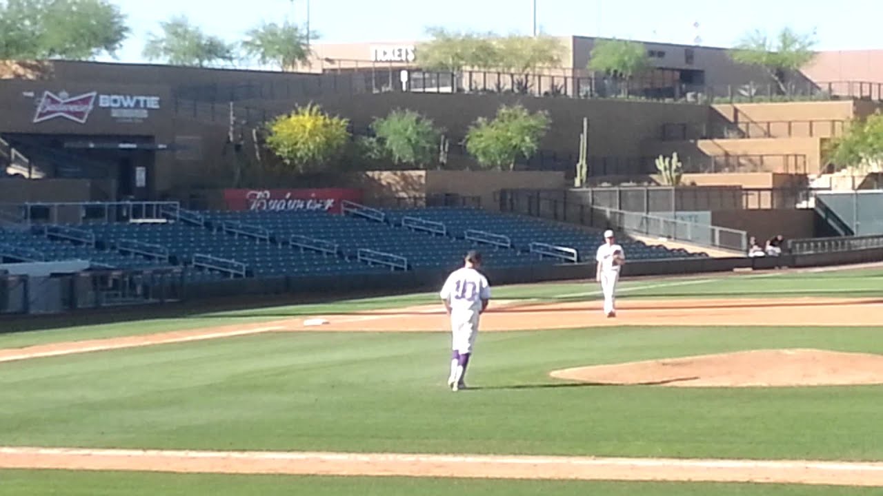 Dailey pItcHing in stadium - YouTube