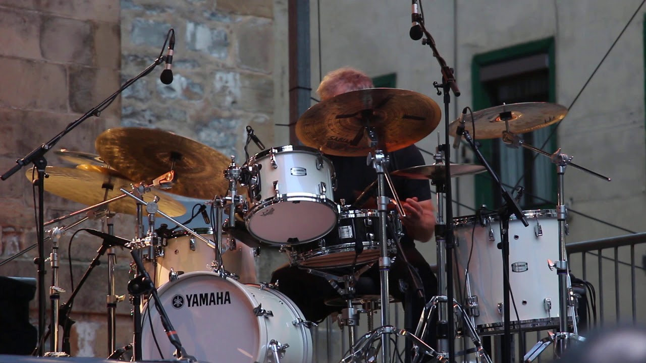 Dave Weckl Drum Solo - YouTube