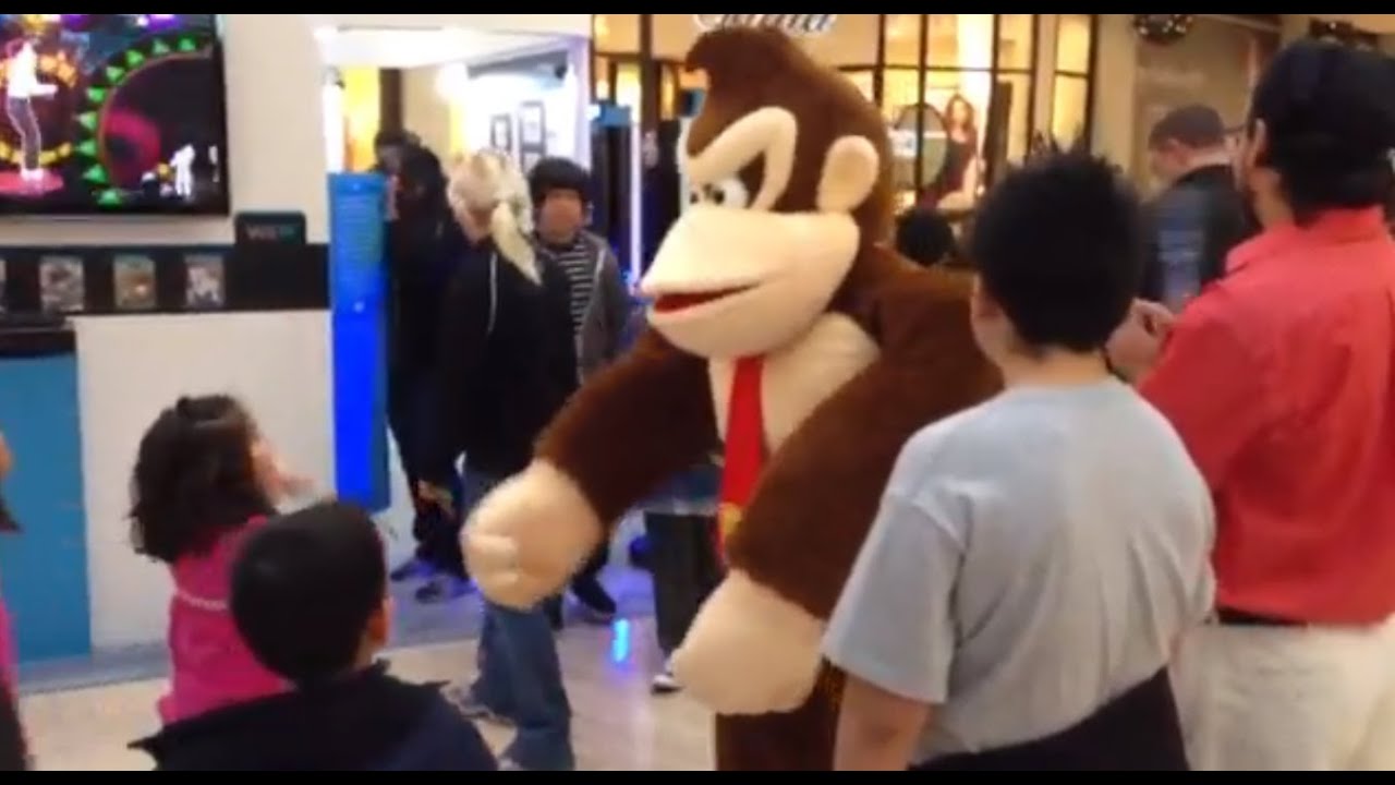 Donkey Kong dancing in real life to Just Dance - YouTube