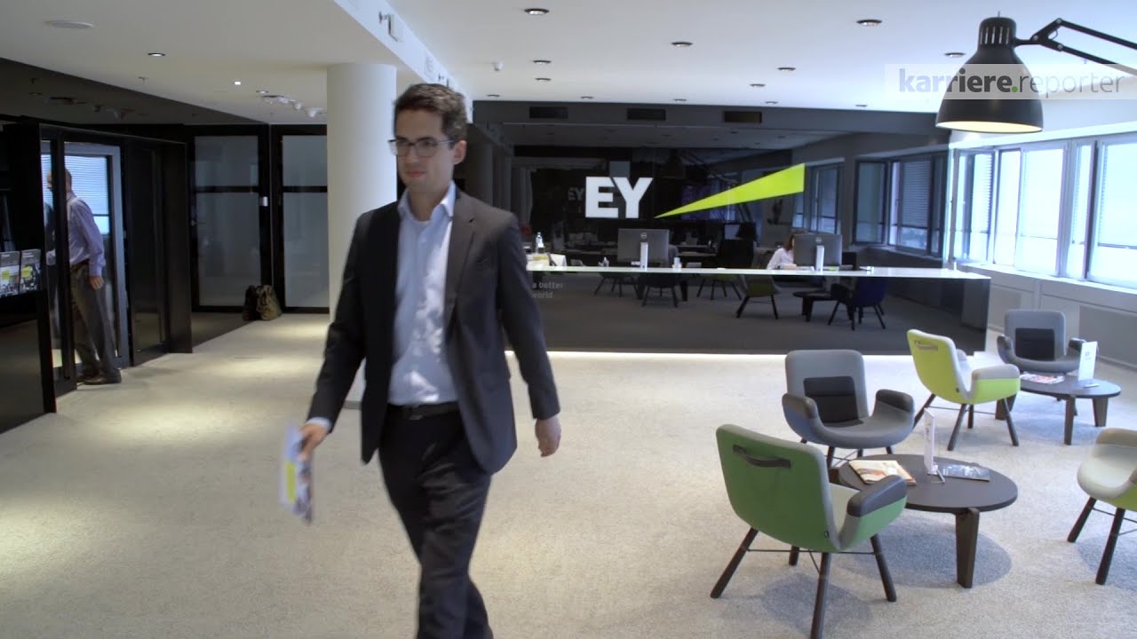 Rundgang durch EY Österreich | karriere.at - YouTube