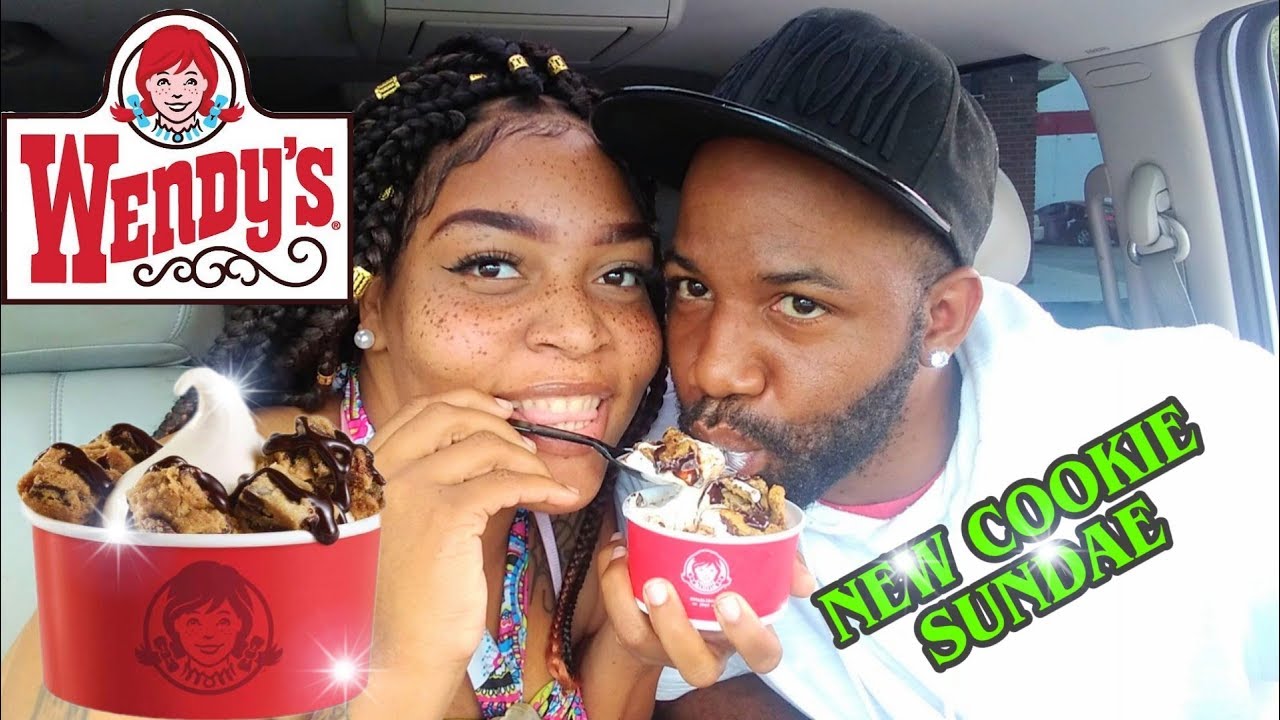 WENDY'S NEW 🍪 COOKIE SUNDAE FROSTY || SO YUMMY - YouTube