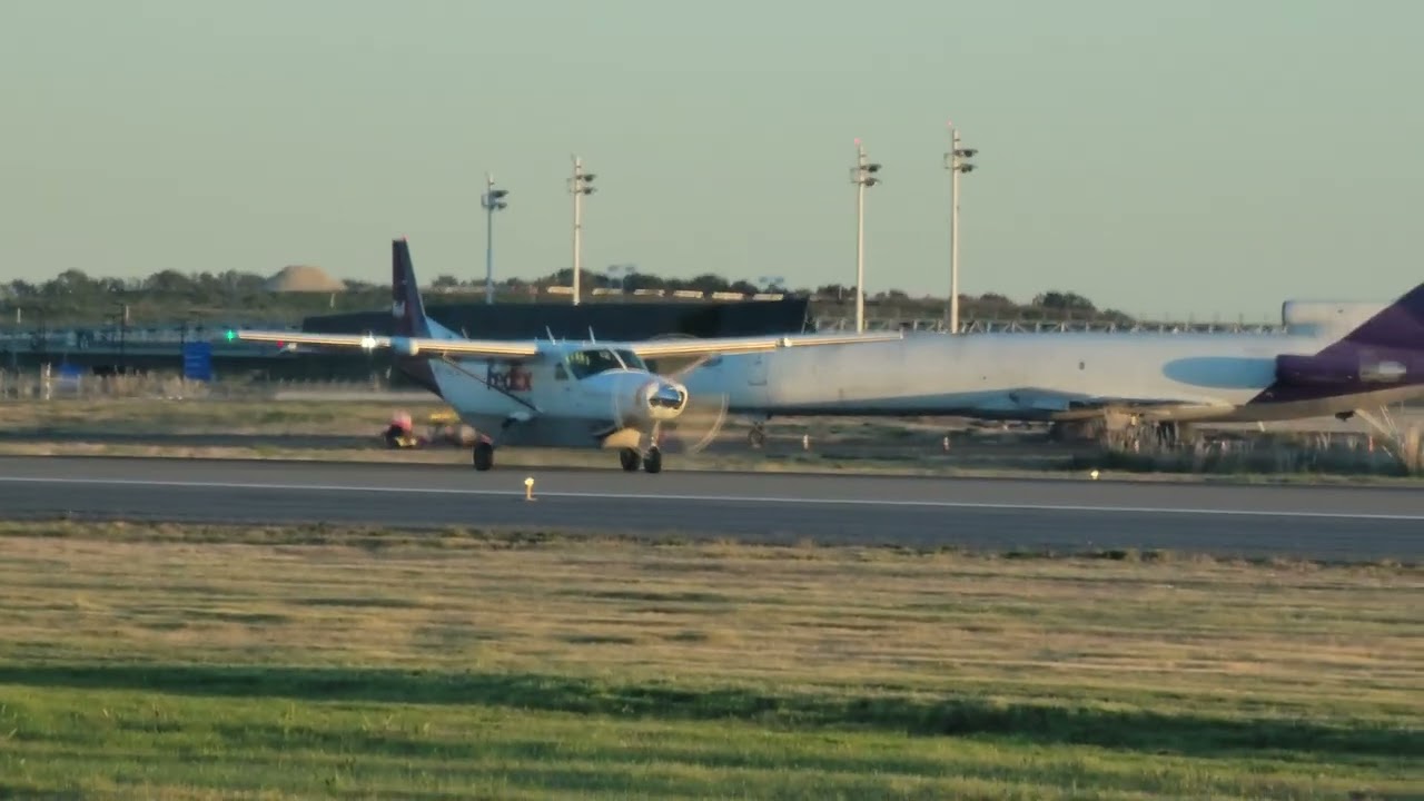Cessna Caravan Landing. - YouTube