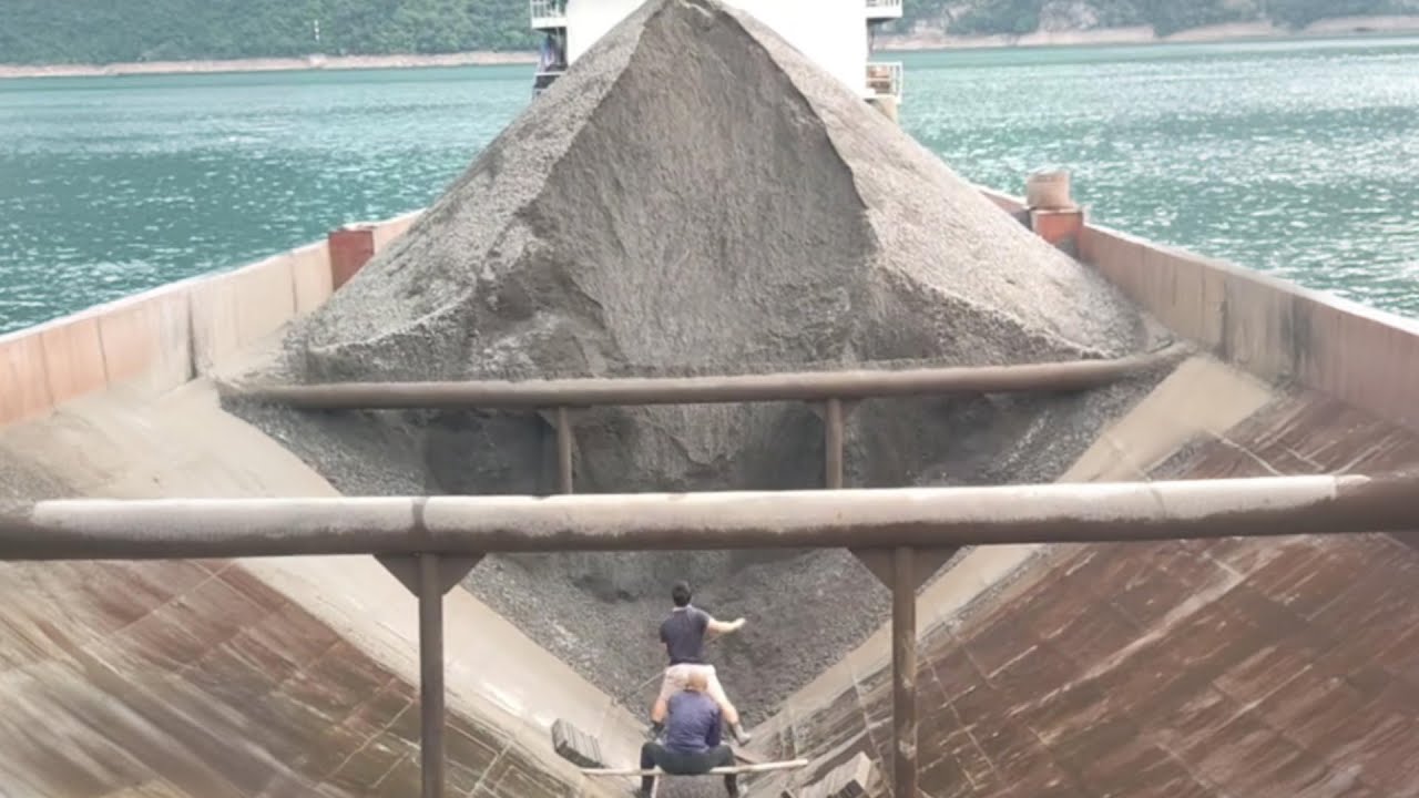 Barge unloading 2500 tons of river sand in hot weather 40 °C part 2 ...