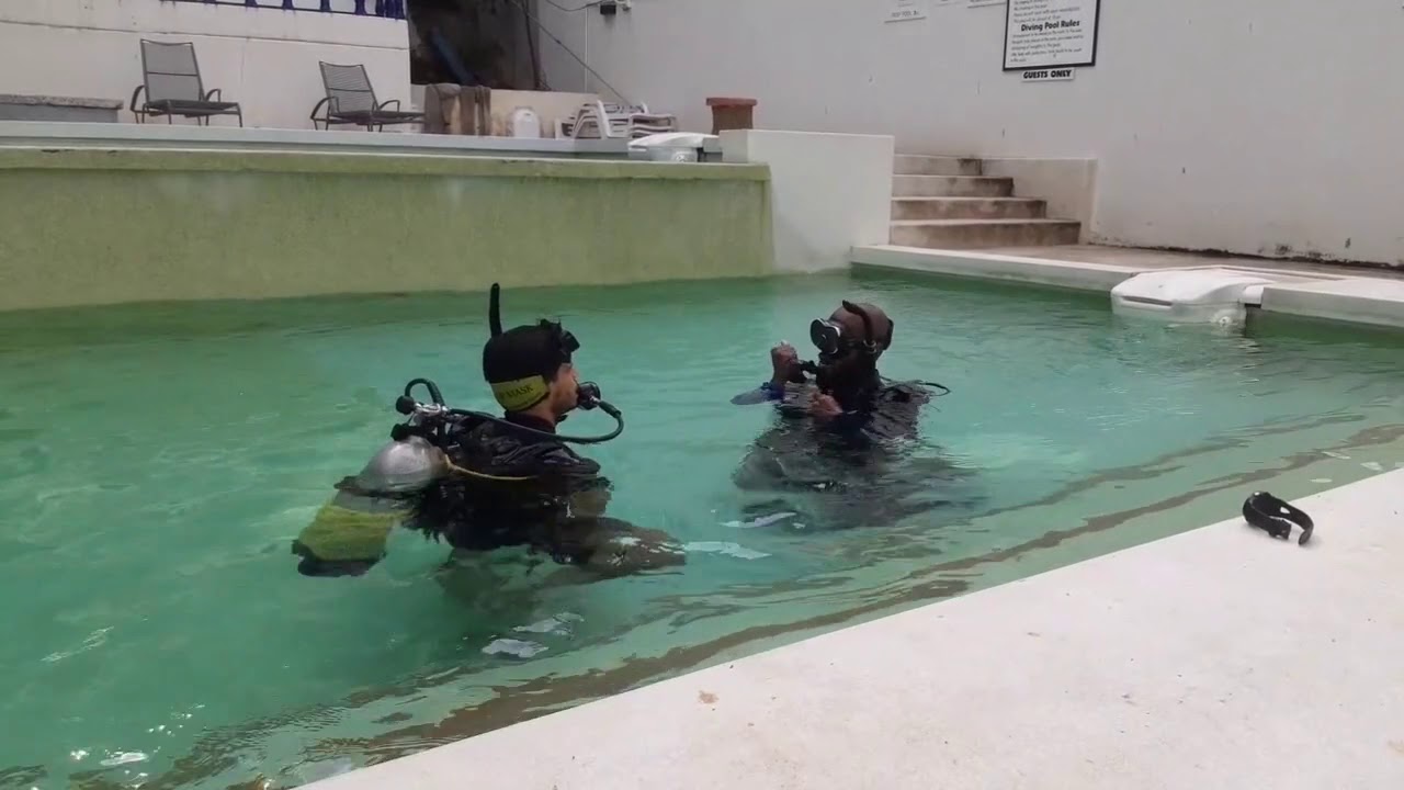 PADI Open Water Skills: Regulator Recovery and Clearing - YouTube