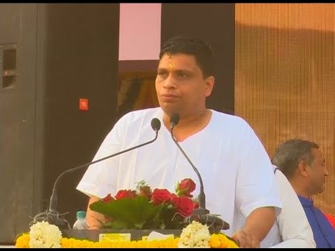 Acharya Balkrishna Addressing | Mega Premiere of "Swami Ramdev: Ek ...