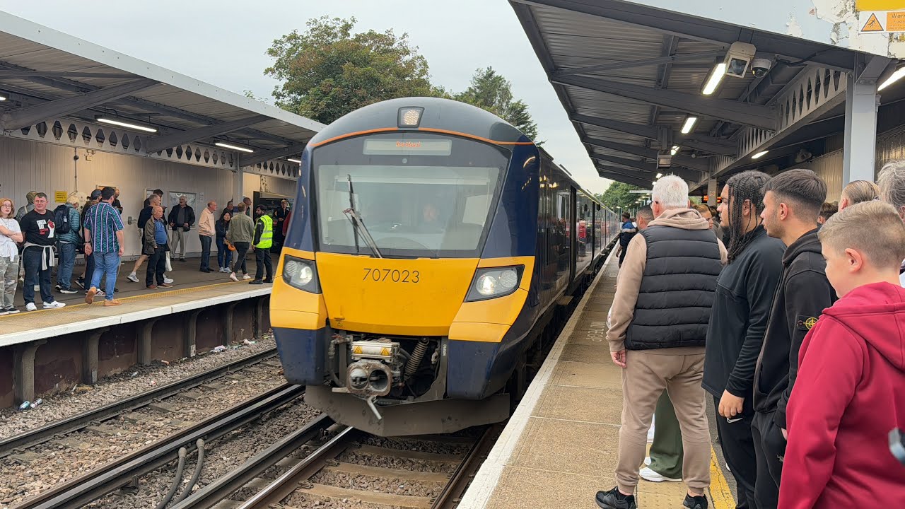 Southeastern Trains - Charlton to Woolwich Arsenal Rail Ride - YouTube