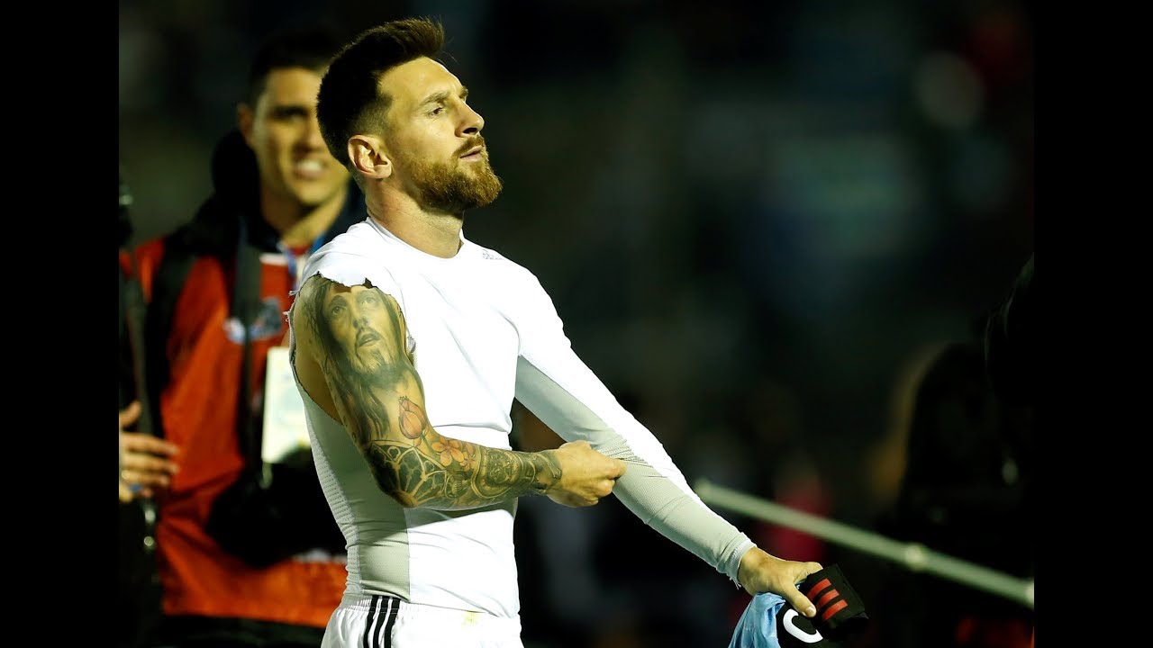 Lionel Messi makes the day special for crying fan - YouTube