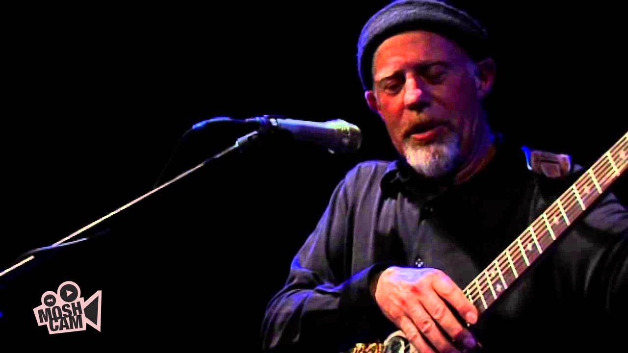 Harry Manx - Intro to A Little Cruel (Live in Sydney) | Moshcam - YouTube