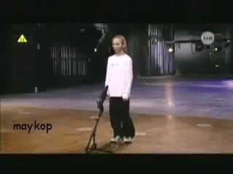 13 Yaşındaki Kızın Muhteşem İnanılmaz Dansı..