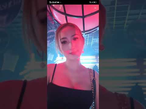 ai ngọc đi bar nhảy  cực  sung