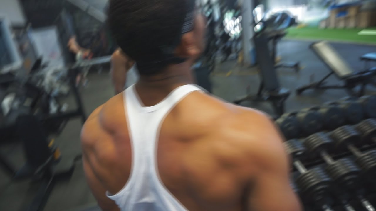 Building traps NATURALLY! - YouTube