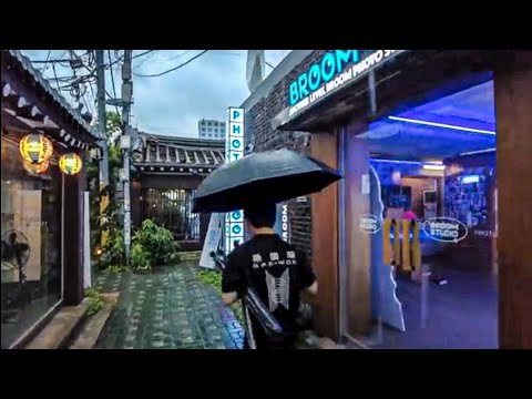 Seoul Ikseondong to Anguk Station Rain Walking Tour - YouTube