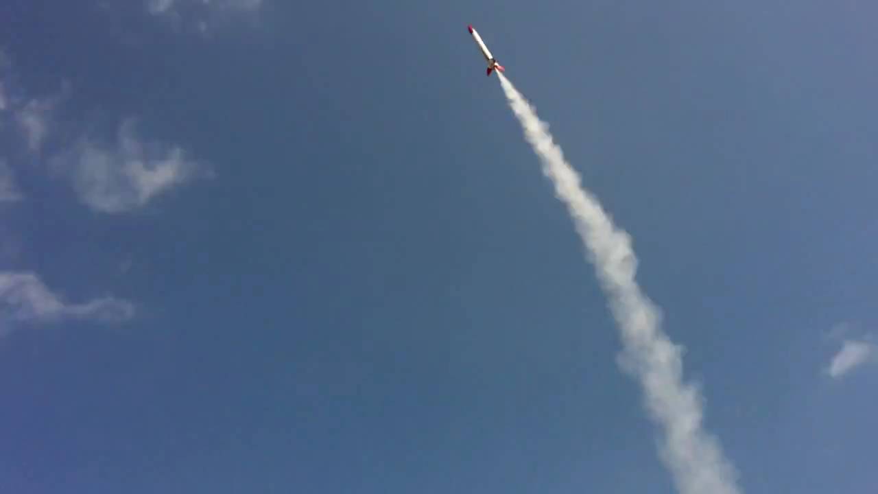 Estes Executioner E9-6 Launch - YouTube