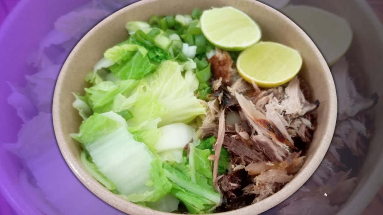 Mie Chakalang khas Manado - YouTube