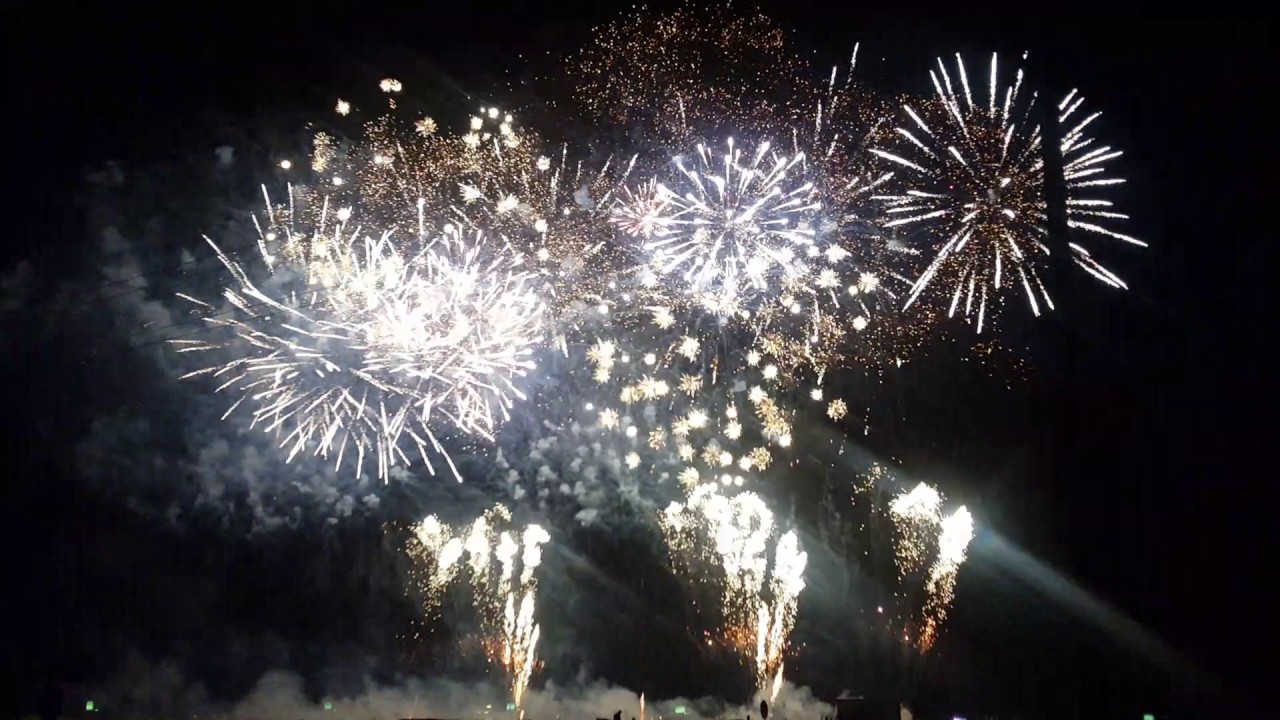Red Apple Fireworks Show 2017 Finale - YouTube