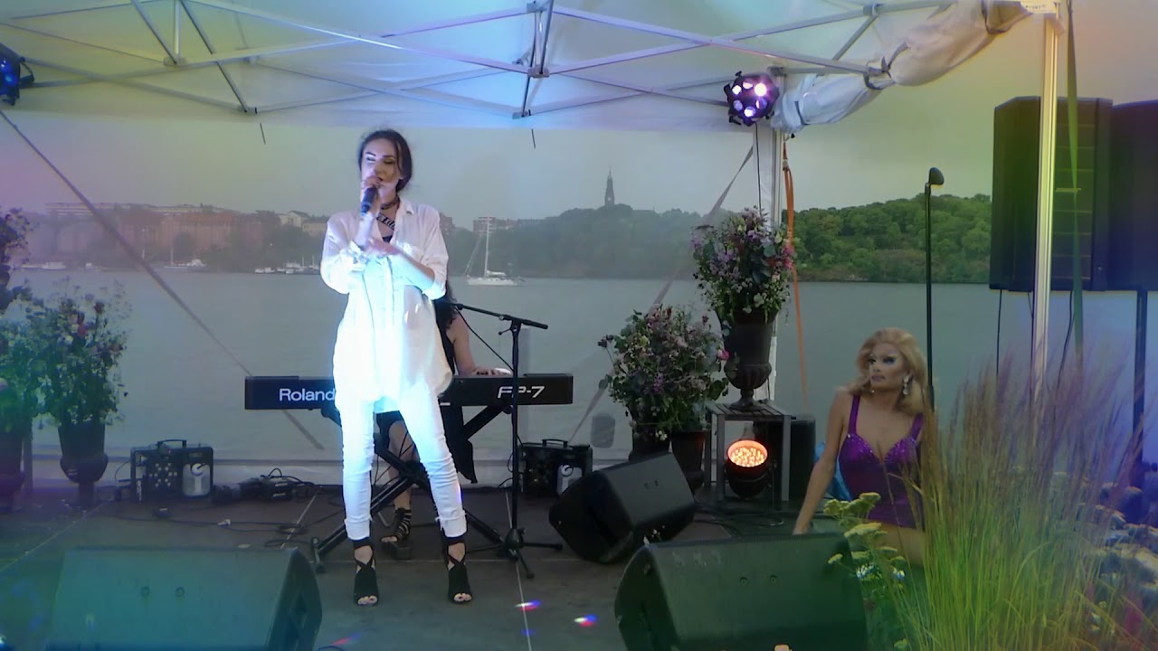 Fifi Janevska - Young and beautiful (Lana Del Rey) live at ...