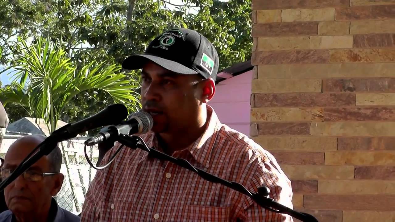 Manolo Tavarez Justo 50 Aniversario El rubio - YouTube