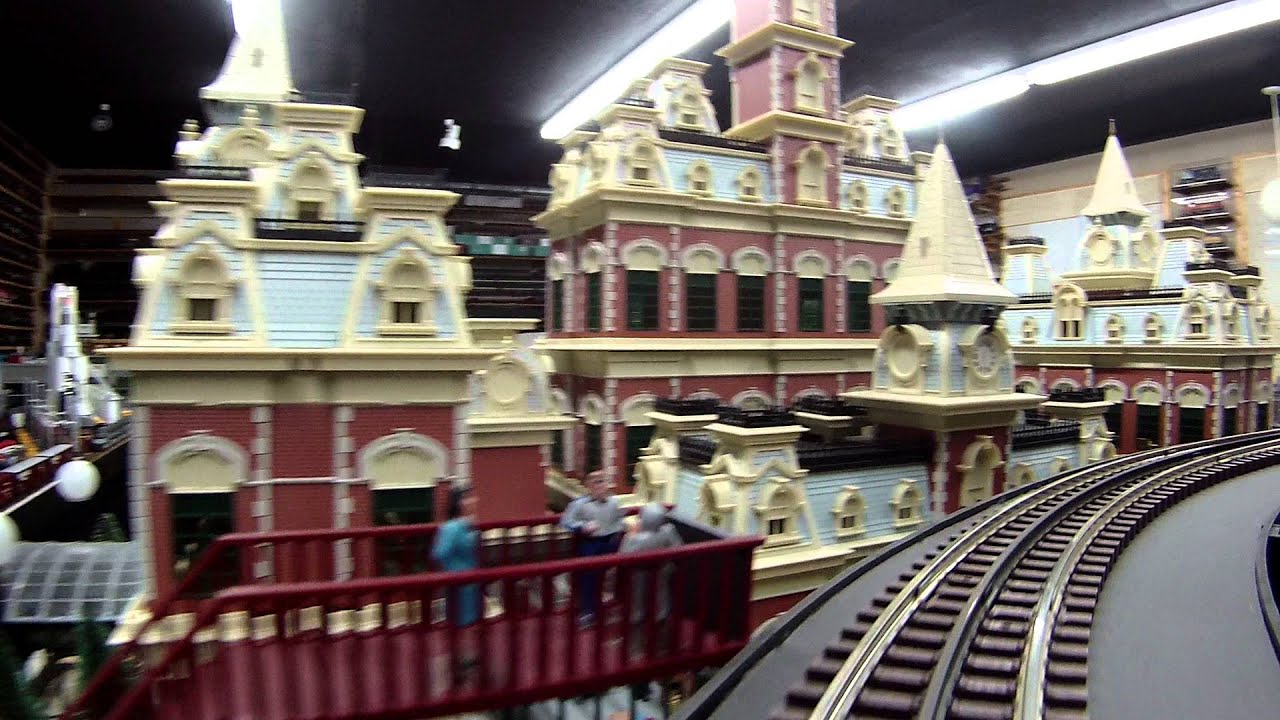 Huge O Gauge train layout.... ride Alan Arnold's Twin Lakes Central ...