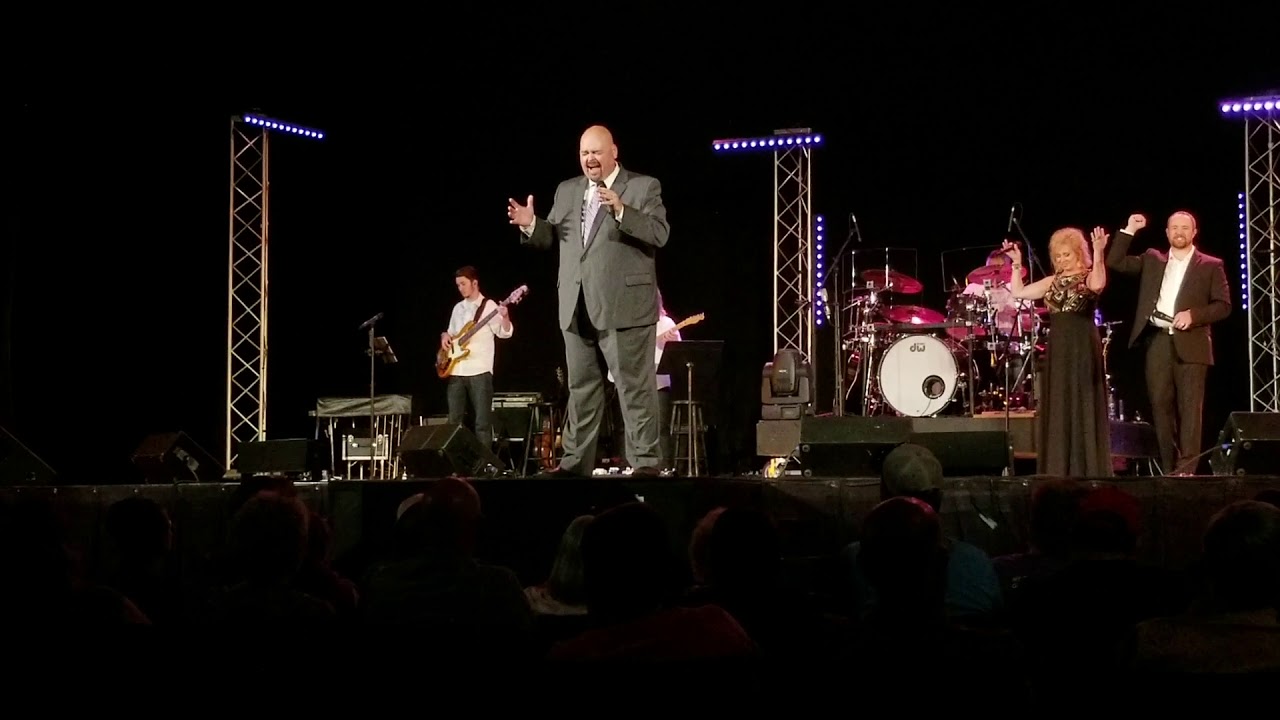 Midnight Cry - Branson's Famous Baldknobbers featuring Dan Keeton - YouTube