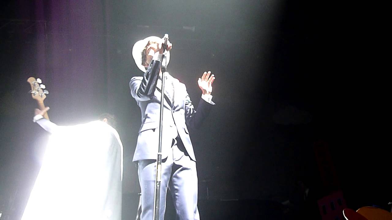 MIKA Tokyo - Blue Eyes - 26-MAY-2015 - YouTube