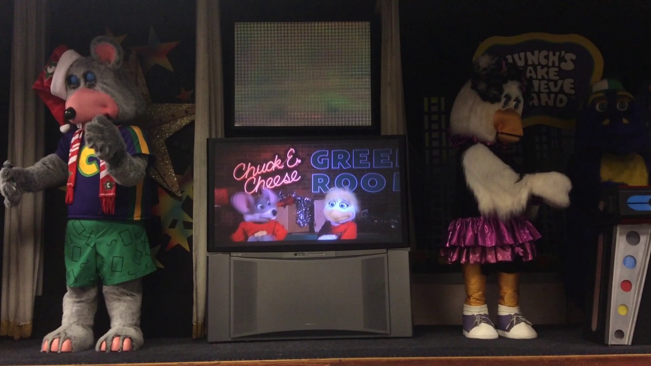 Weird Animatronic Glitch - Danvers Mass - YouTube