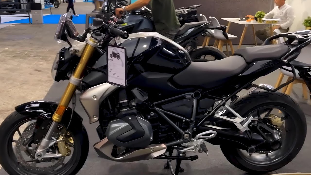 2024 BMW R 1250 R Triple Black | 4K - YouTube