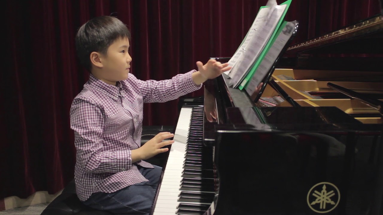 Caleb Leung - Minuet in F major, The three B's - YouTube