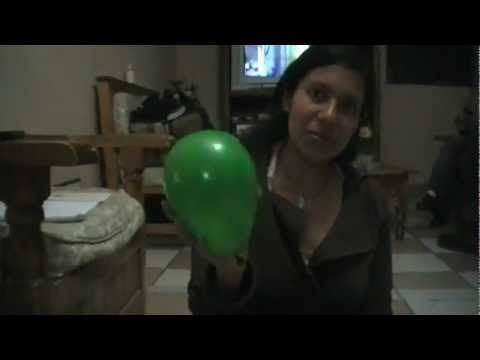 experimento de electrostática con agua y un globo - YouTube