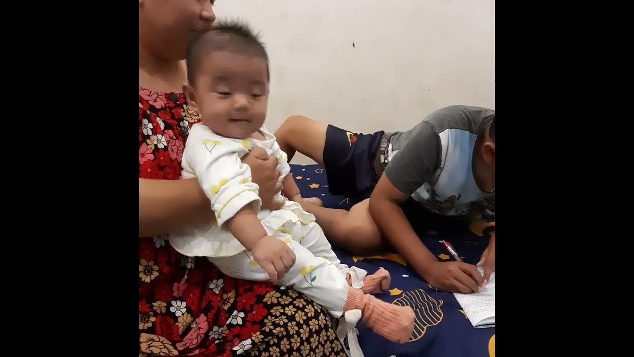 gangguin kakak belajar waktu subuh - YouTube