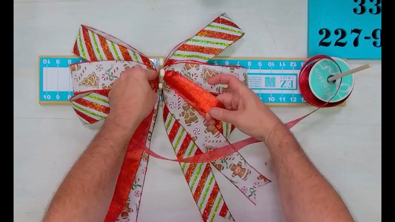 How to Make A Bow For Christmas - YouTube