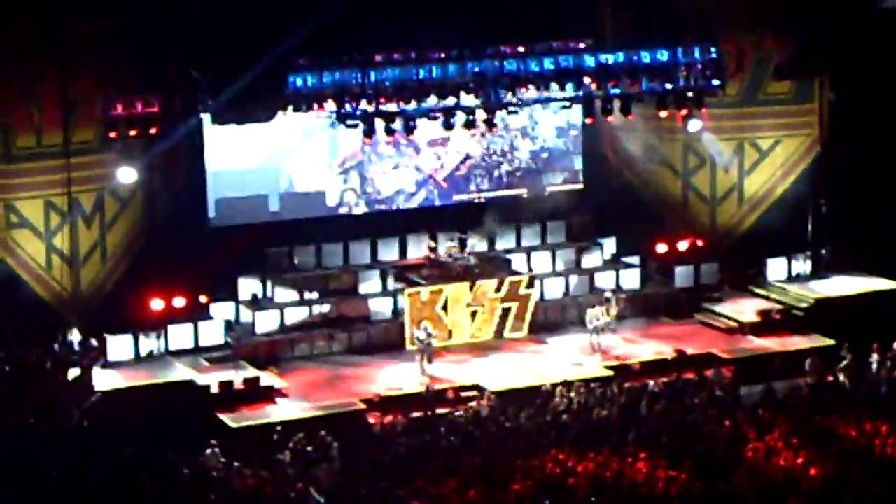 The KISS Concert In Seattle - YouTube