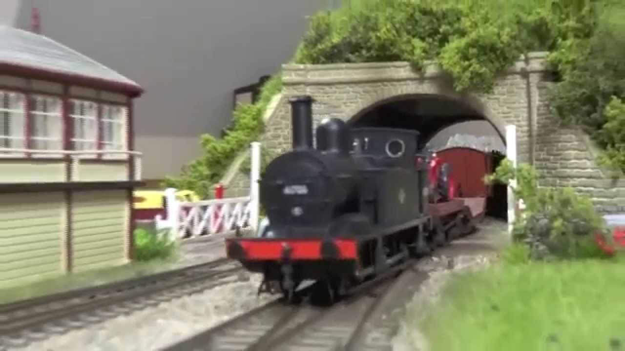 Bachmann Midland '1F' 0-6-0T for 'OO' - YouTube