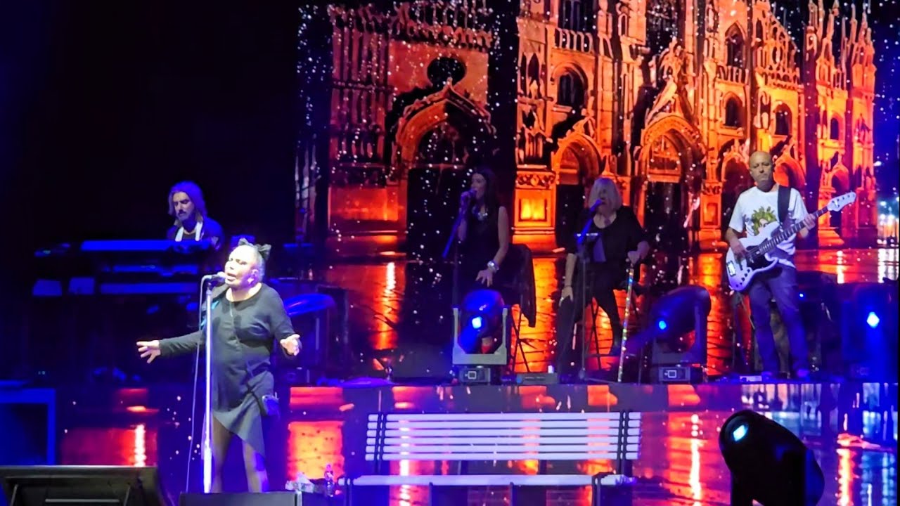 Loredana Bertè - Una Sera Che Piove "Ribelle Tour 2024" Live in Roma ...